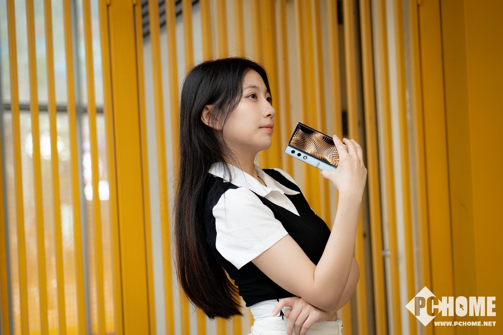 荣耀V Purse图赏：极致轻薄，时尚质感拉满_电脑之家PChome.net