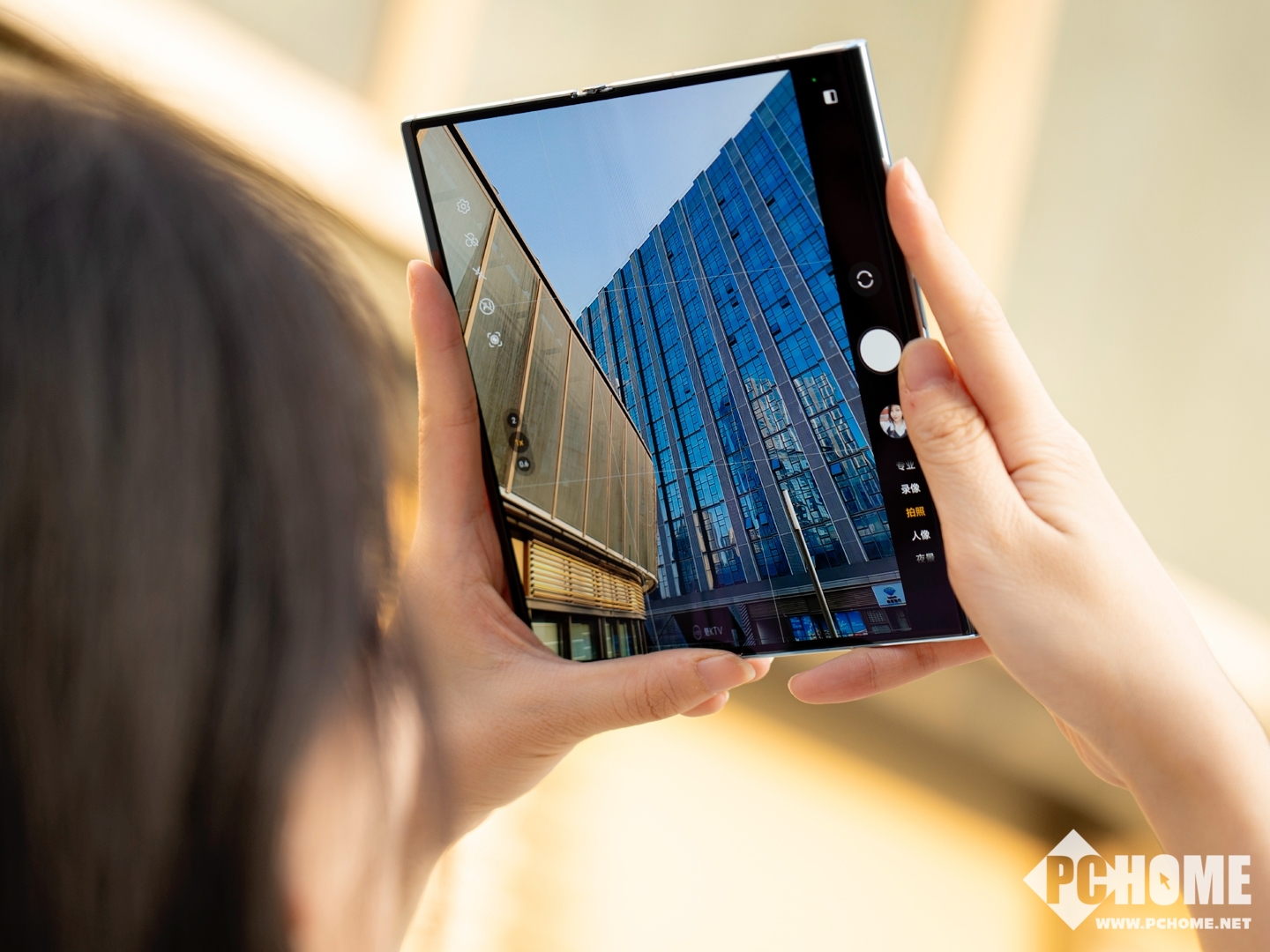 荣耀V Purse图赏：极致轻薄，时尚质感拉满_电脑之家PChome.net