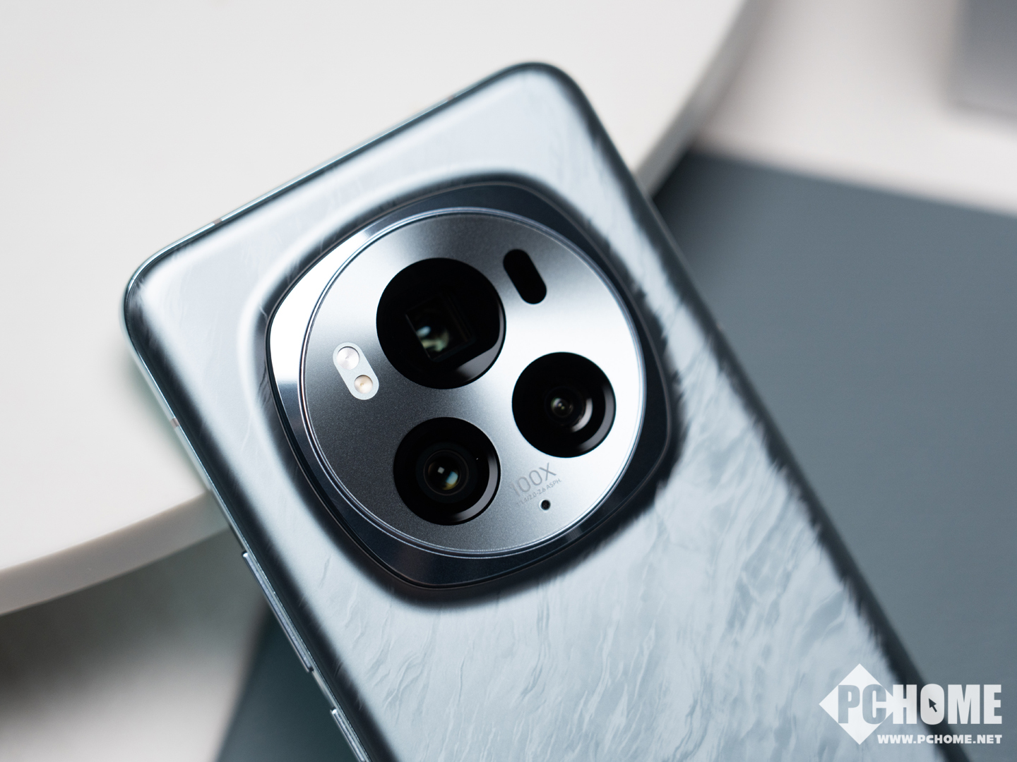 荣耀Magic6 Pro海湖青配色图赏： 青海湖冬日映像握于手心_电脑之家PChome.net