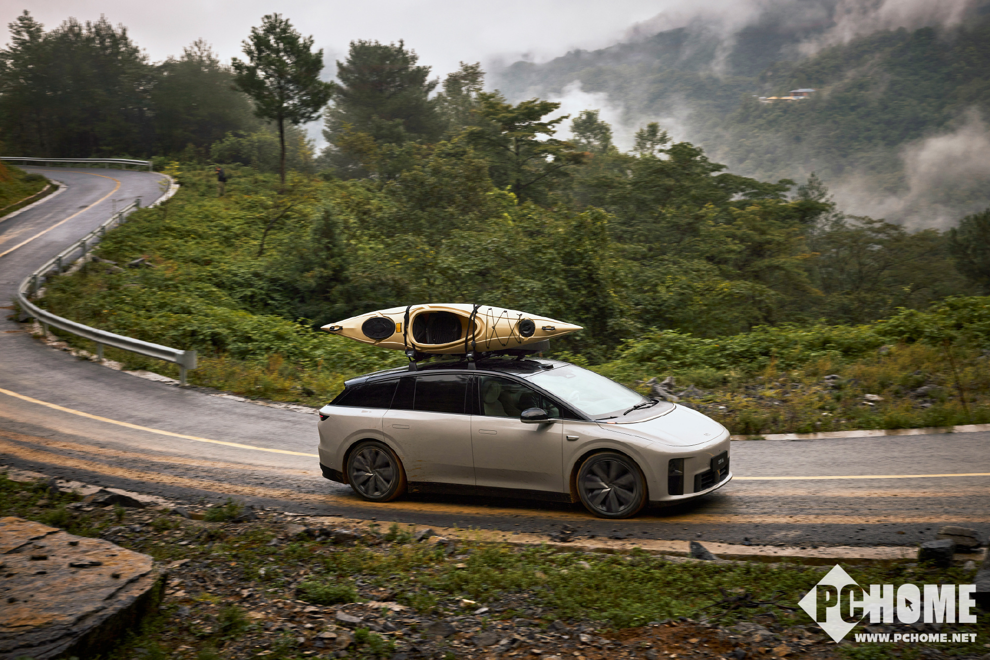 李想介绍理想i6上市节奏：没有小订，9月底开始交车