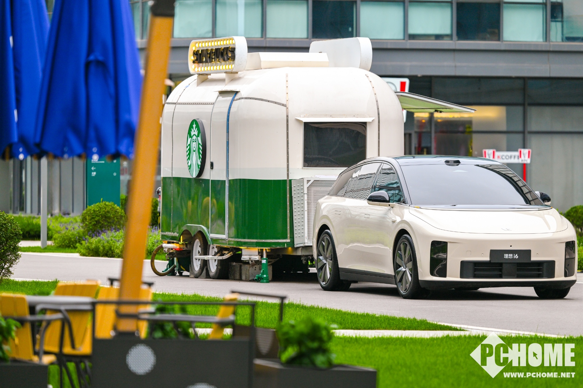 理想i6全新颜色定名为“云朵黄”，因其受到更多用户喜欢