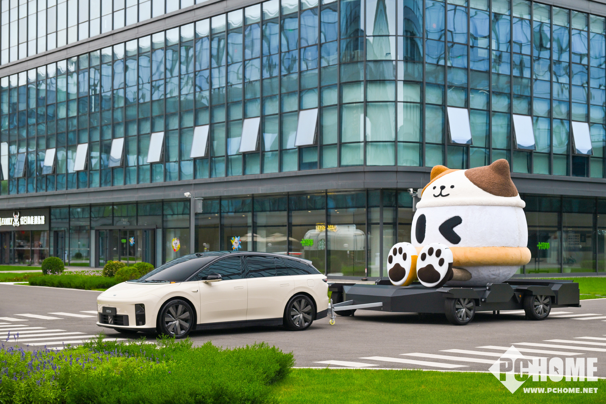 理想i6全国553家门店试驾同开：9月26日发布会后即刻开启