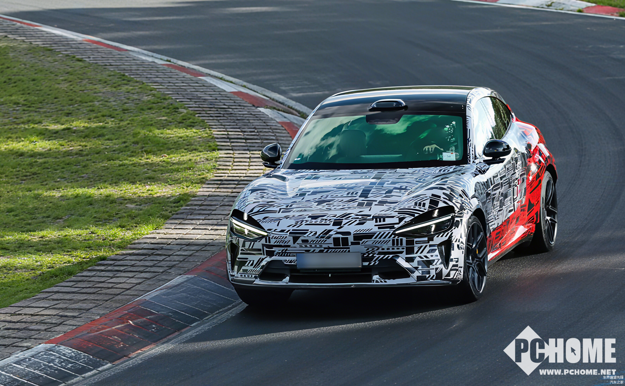 接近量产状态！小米YU7 GT再现纽北赛道