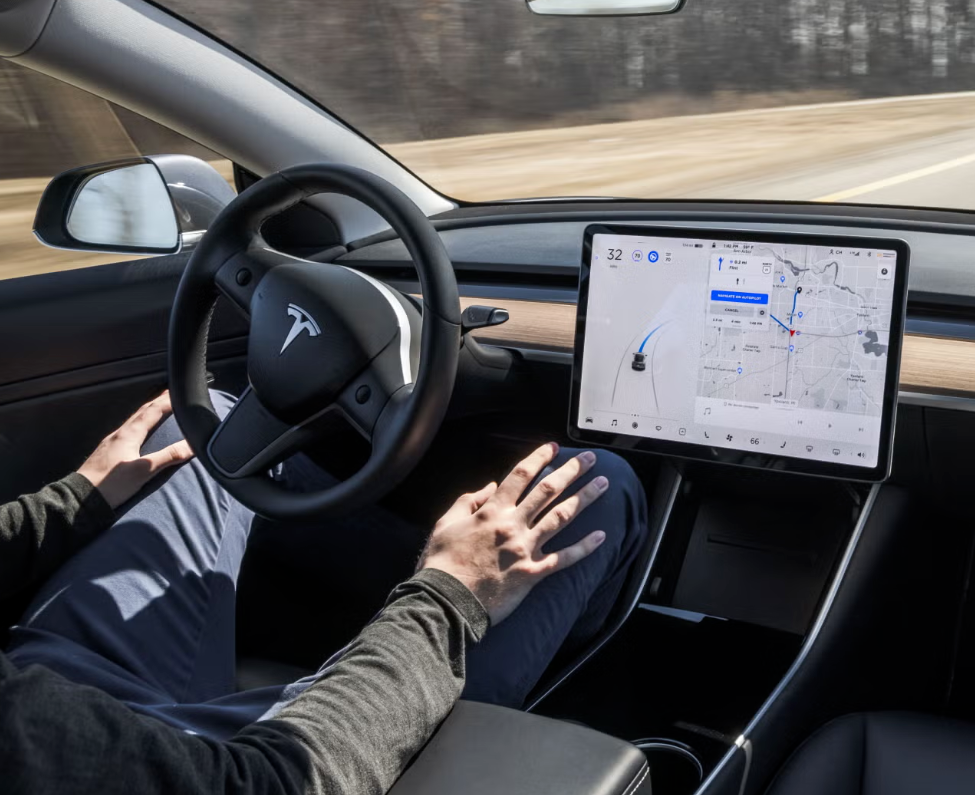 理想i6搭载全新5C磷酸铁锂电池：充电10分钟，续航500km