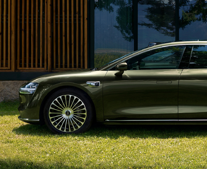 心系天下三星W26正式发布，16999元起售，10月17日上市